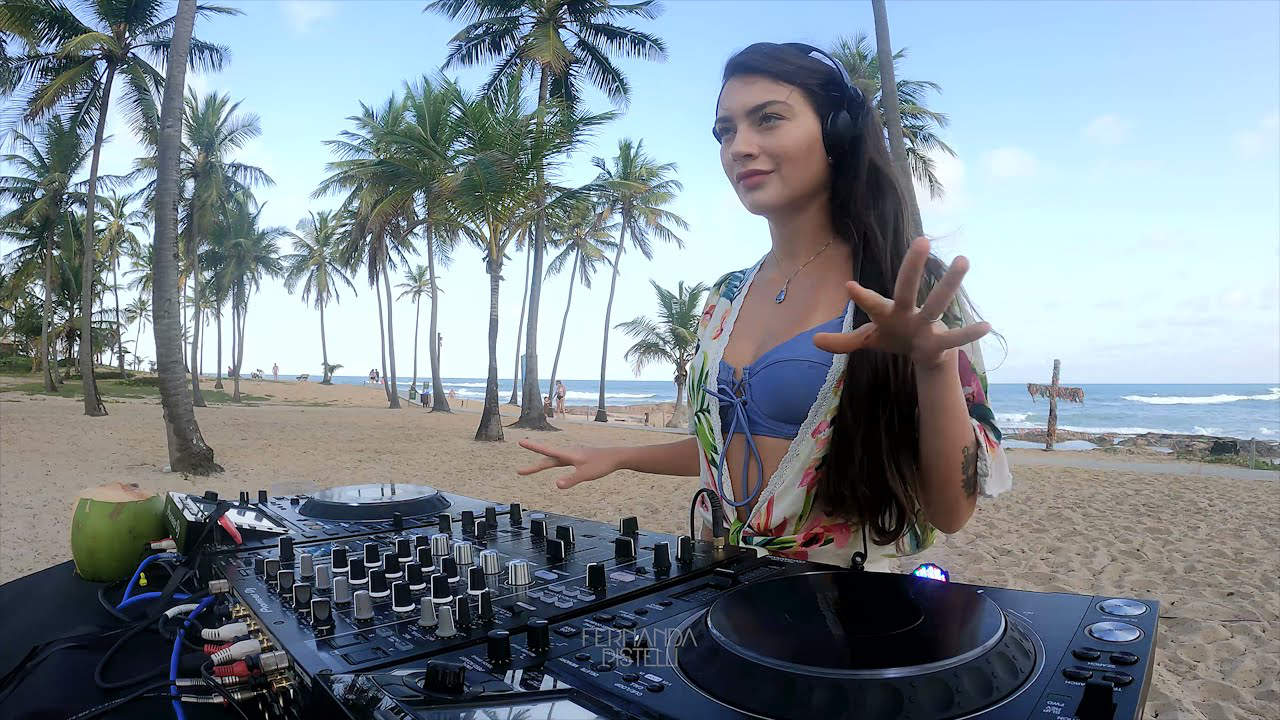 Fernanda Pistelli @Costa do Sauípe Sessions für IbogaTech | 2022 - Dj ...