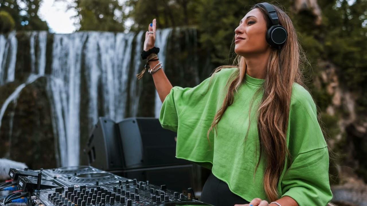 Manda Moor – Cercle, Pliva Waterfall | 2022 - MUSIC IN MY MIND