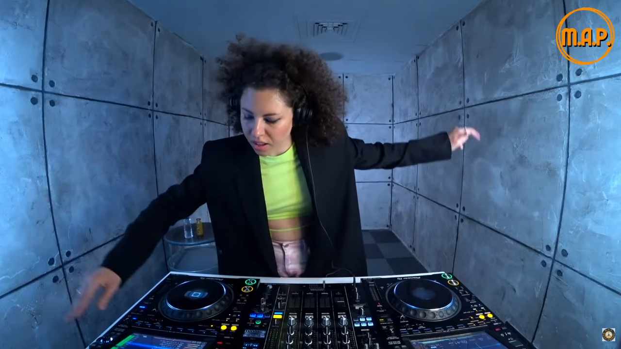 Angelika Khaydar on M.A.P., Moskau – Freakazoid | 2022 - MUSIC IN MY MIND