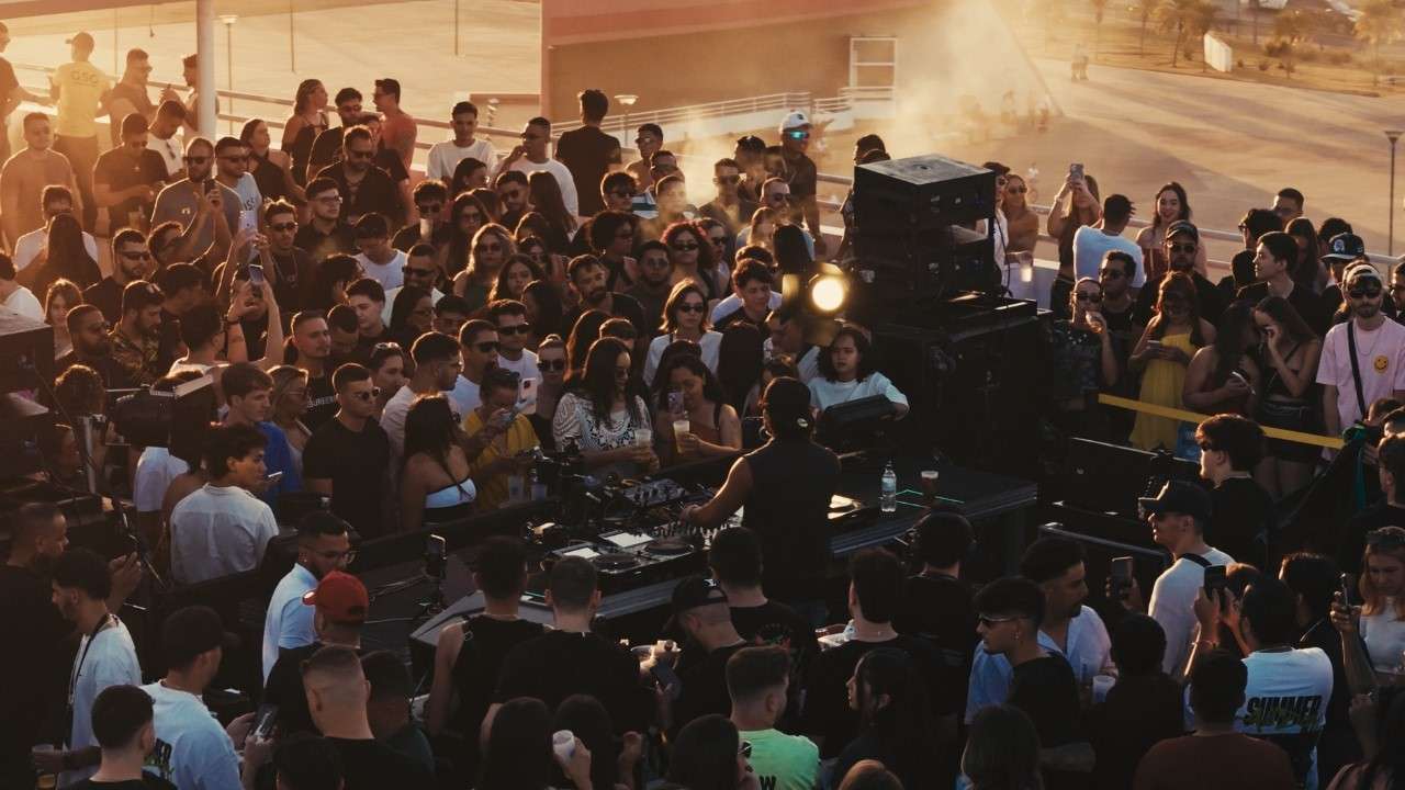 Victor Lou – Sunset Mix on Rooftop 2024 - MUSIC IN MY MIND