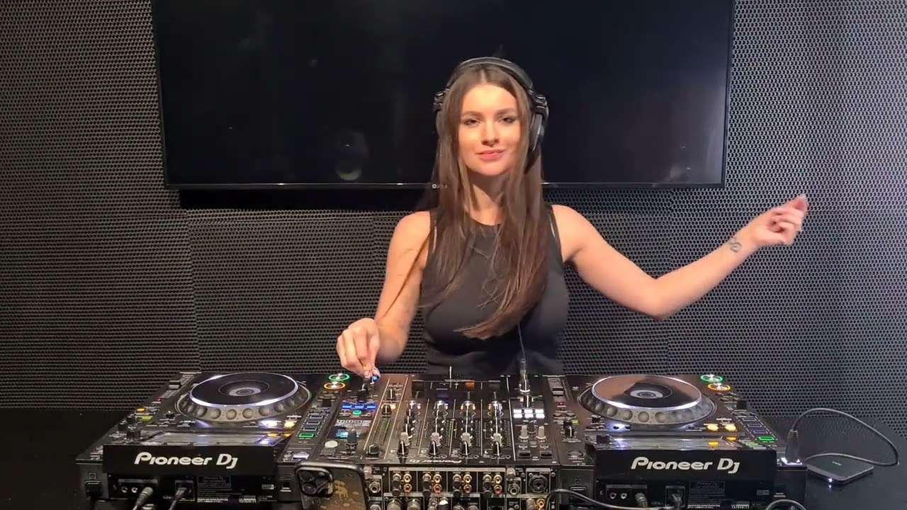 Elena Pavla – November Mix 2024 - MUSIC IN MY MIND
