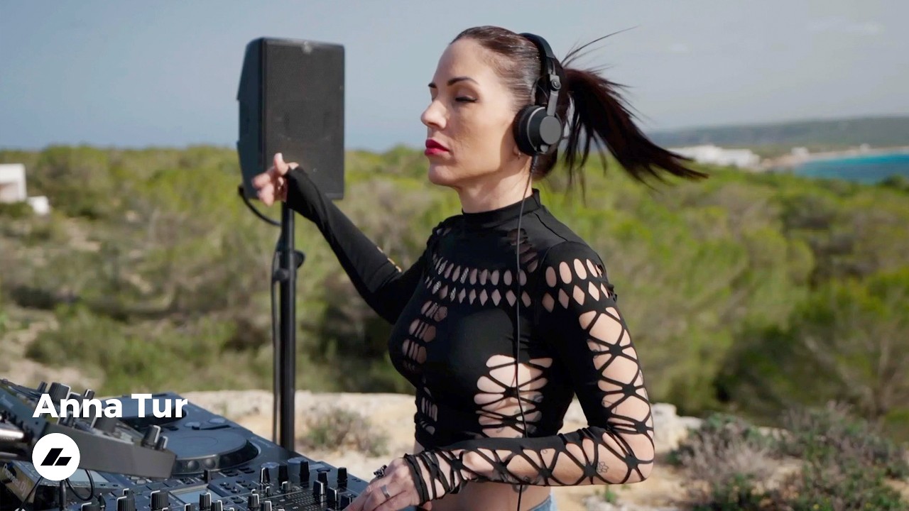 Anna Tur – Radio Intense, Formentera 2025 - MUSIC IN MY MIND