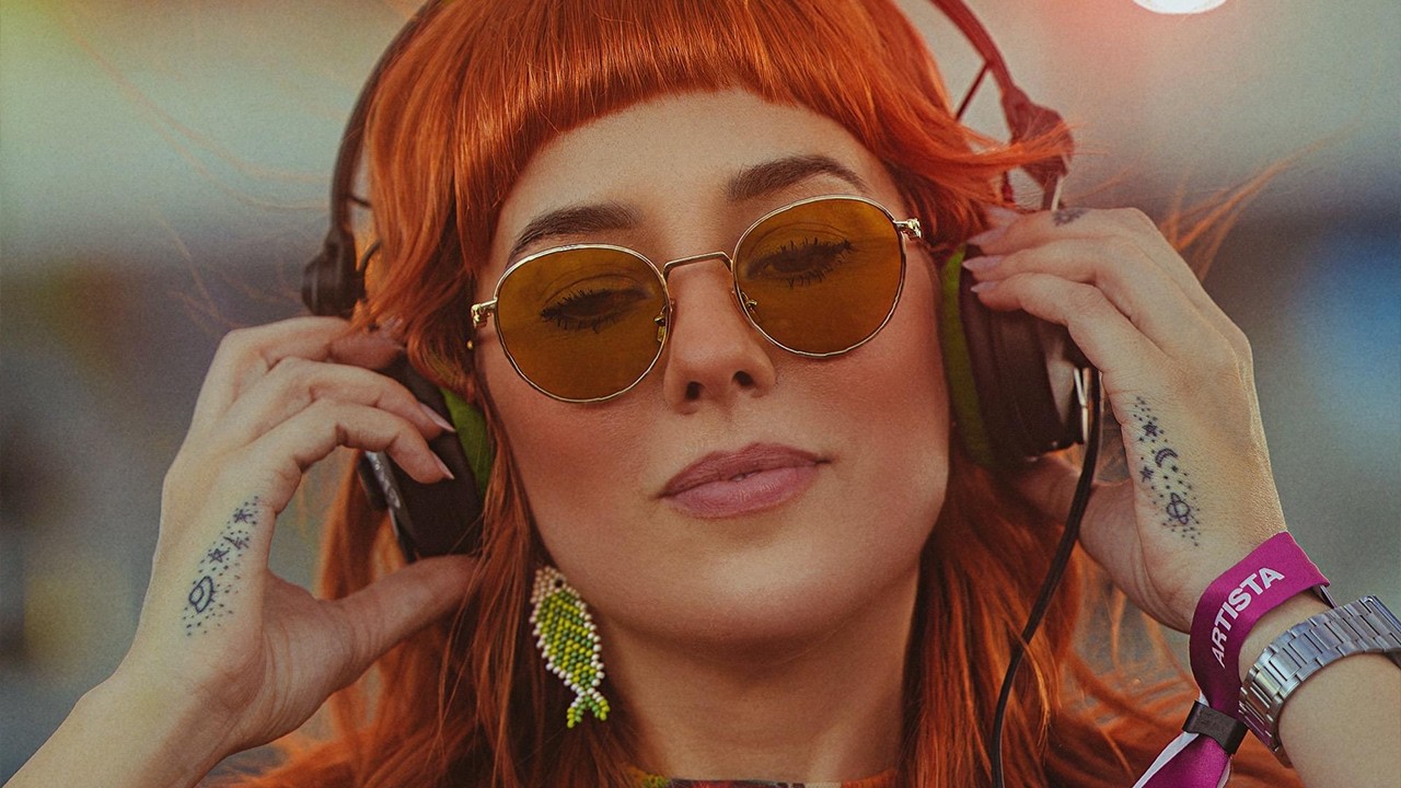 Aline Rocha Sunset Warm Up for Adam Port, Rio 2025